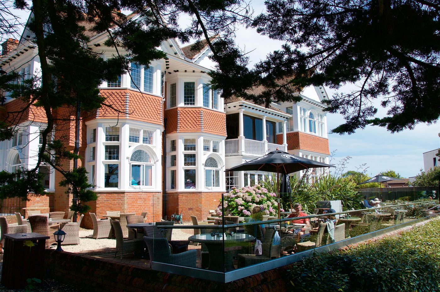 Beach House, Lymington | Pub Beer Garden & Outside Seating